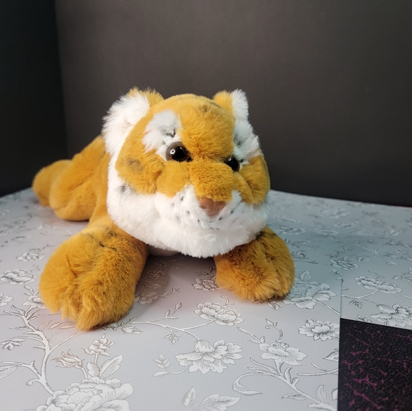 FAO Schwartz | Toys | Fao Schwartz Plush Laying Bengal Tiger Cub 7 ...